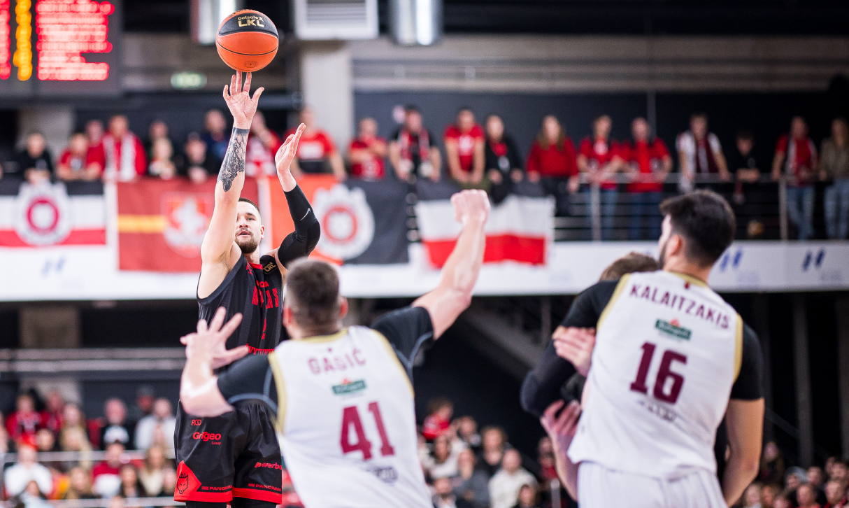 N. Čanakas – išvarytas, o „Rytas“ palaužė Dž. Gagičiaus vedamus ...