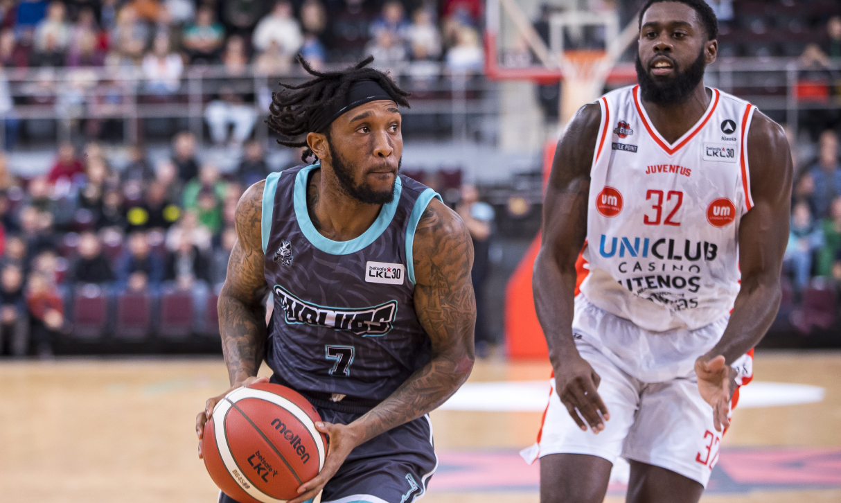 Nutildyti varžovų sirgalius mėgstantis A. Caveris nekantrauja priimti ...